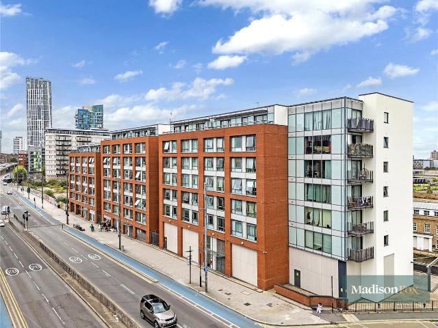High Street, London E15, 2 bed flat to rent, £2,200 pcm | PrimeLocation