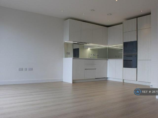 High Street, London, N8 1 bed flat to rent £1,995 pcm £460 pw