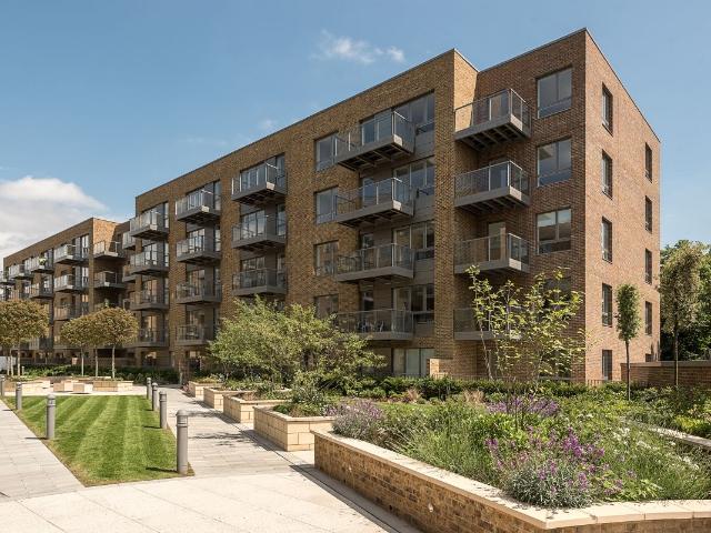 High Street, London N8, 1 bed flat to rent, £2,000 pcm | PrimeLocation