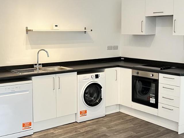 High Street, London N8 2 bed apartment to rent £1,800 pcm £415 pw