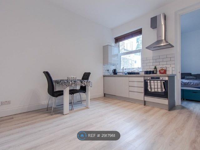 High Street, London W3, 1 bed flat to rent, £1,500 pcm | PrimeLocation