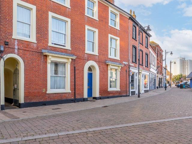 High Street, Lowestoft NR32, Studio to rent, £500 pcm | PrimeLocation