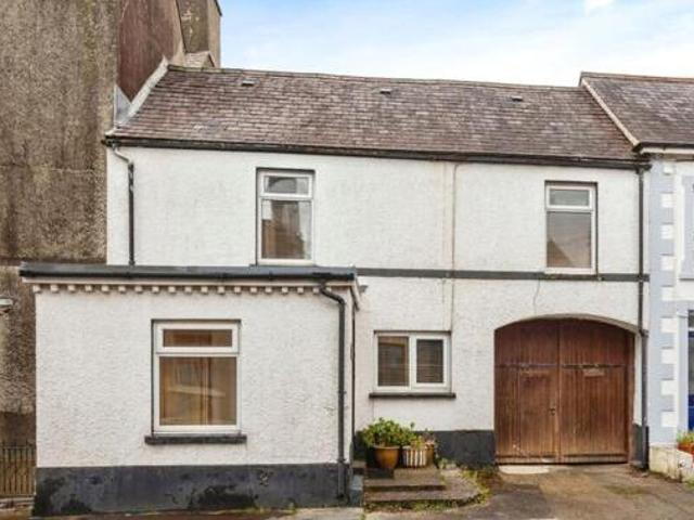 High Street, Llangadog, 3 Bedroom Semi detached