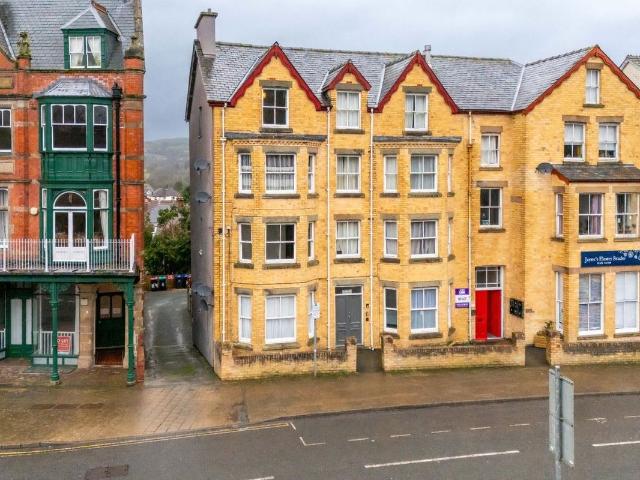 High Street, Llandrindod Wells LD1, 1 bed flat to rent, £450 pcm | PrimeLocation