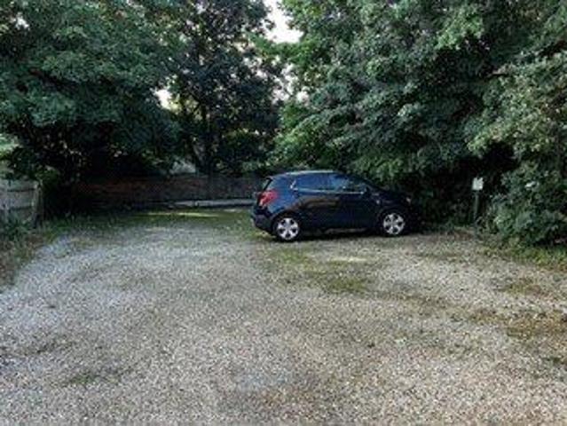 High Street, Lymington, Hampshire, SO41 Property to rent £2,292 pcm £529 pw