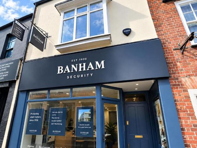 High Street, Maidenhead 1 bed flat to rent £1,295 pcm £299 pw