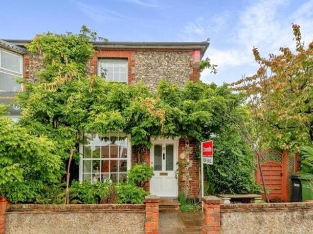 High Street, Merstham, 2 Bedroom Cottage
