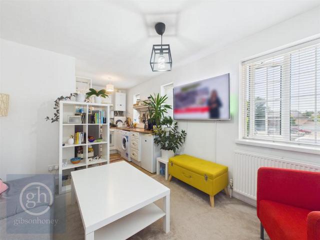 High Street, Middlesex HA4 1 bed apartment to rent £1,275 pcm £294 pw