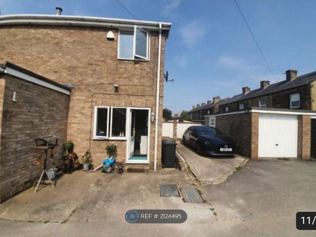 High Street, Morley, Leeds LS27, 3 bed detached house to rent, £1,100 pcm | PrimeLocation