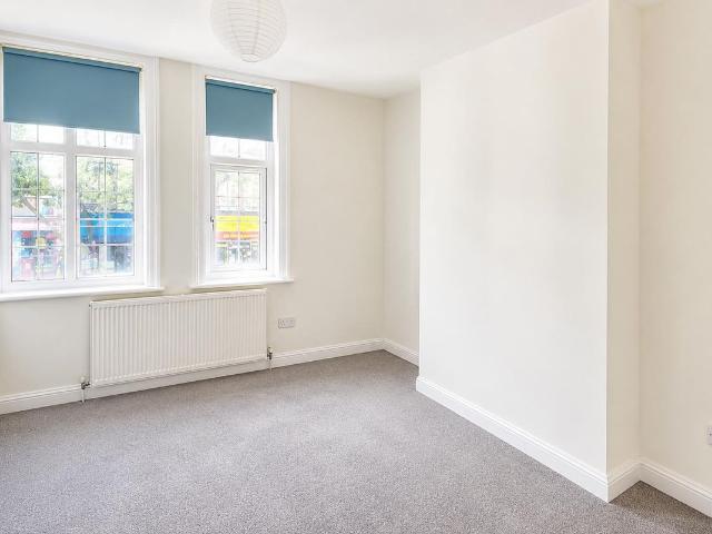 High Street, New Malden KT3, 2 bed flat to rent, £1,800 pcm | PrimeLocation