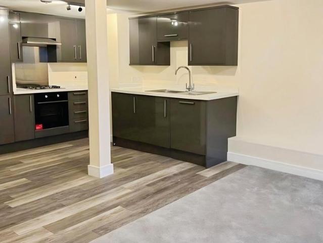 High Street, Newmarket 2 bed apartment to rent £1,295 pcm £299 pw