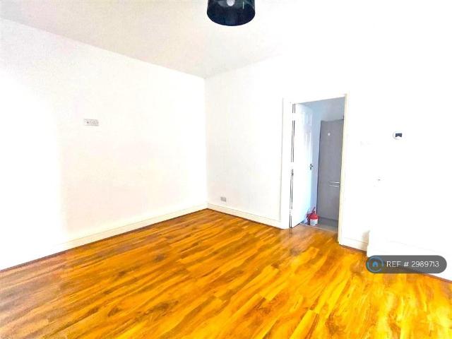 High Street, Newmarket, CB8 2 bed flat to rent £1,000 pcm £231 pw