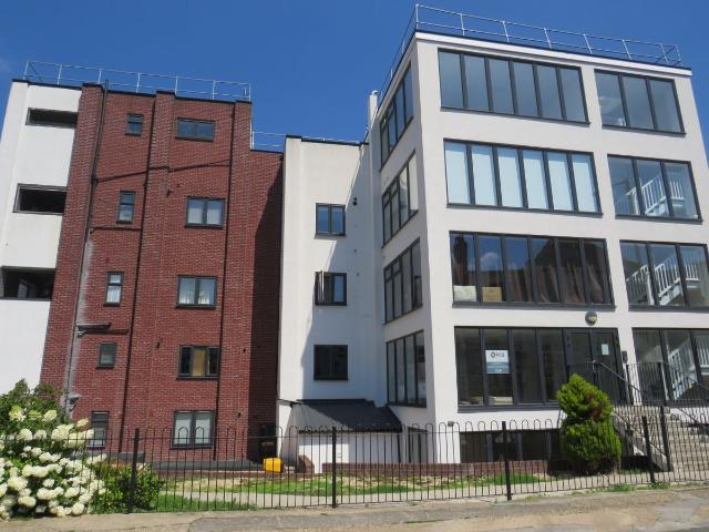 High Street, Newmarket CB8, 2 bed flat to rent, £1,350 pcm | PrimeLocation