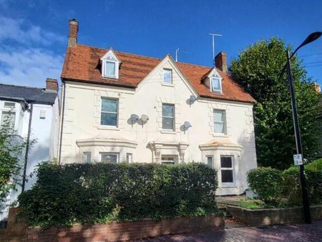High Street, Newport Pagnell, 2 Bedroom Flat
