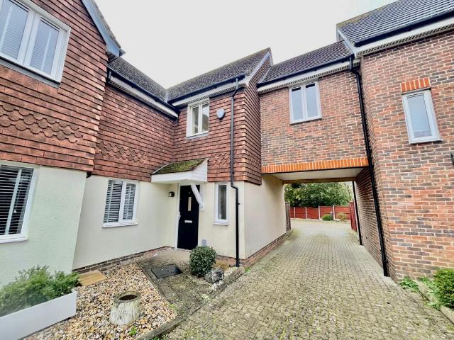 High Street, North Weald, CM16 3 bed house to rent £1,975 pcm £456 pw
