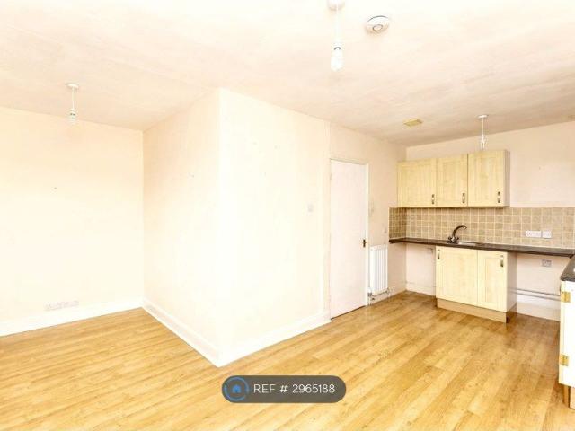 High Street North, Dunstable LU6, 1 bed flat to rent, £950 pcm | PrimeLocation