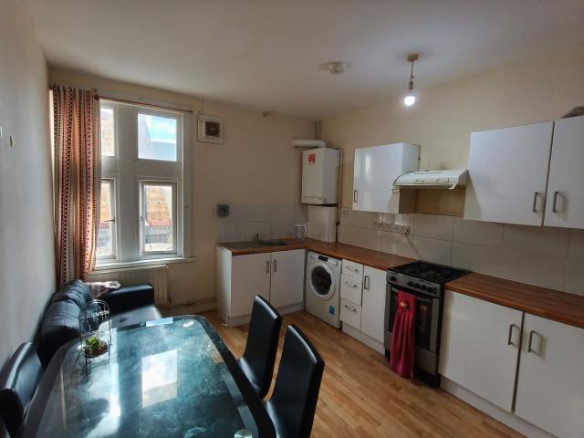 High Street North, London E12, 2 bed flat to rent, £1,600 pcm | PrimeLocation