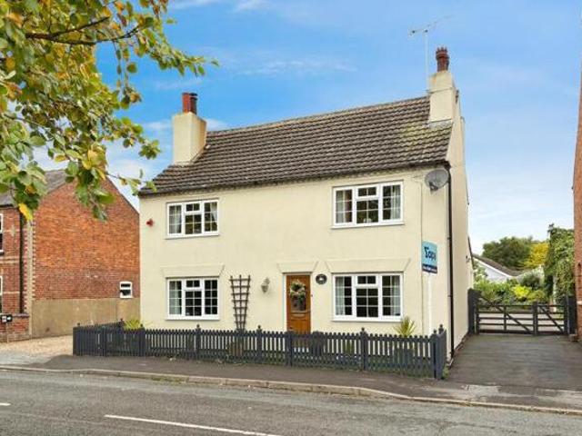 High Street, North Scarle, 3 Bedroom Detached