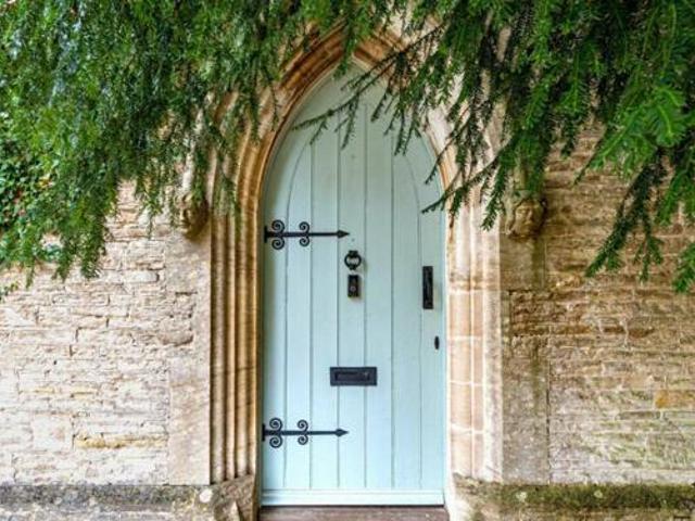 High Street, Northleach, 2 Bedroom Detached