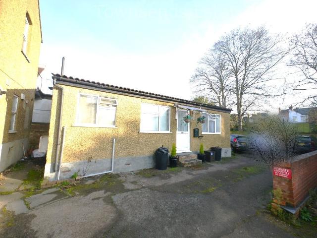 High Street, Northwood HA6, 1 bed detached house to rent, £1,250 pcm | PrimeLocation