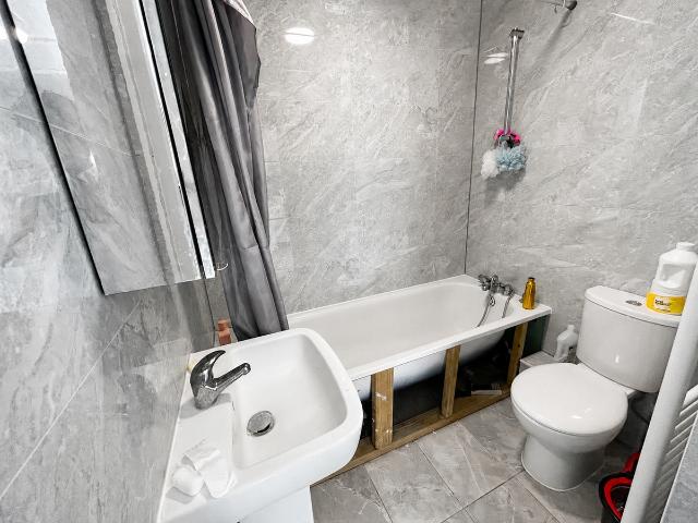 High Street, Old Woking GU22, 2 bed flat to rent, £1,550 pcm | PrimeLocation