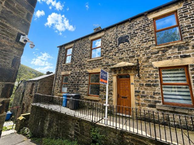 High Street, Oldham OL3 3 bed terraced house to rent £1,295 pcm £299 pw