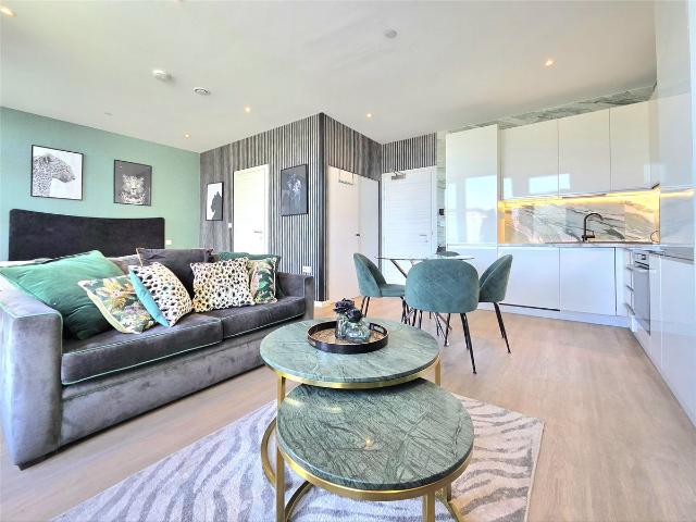 High Street, Orpington BR6, Studio to rent, £1,300 pcm | PrimeLocation