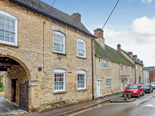 High Street, Oxford OX33 1 bed cottage to rent £1,125 pcm £260 pw