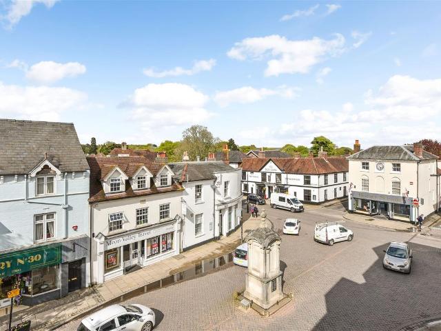 High Street, Petersfield GU32, 1 bed flat to rent, £975 pcm | PrimeLocation