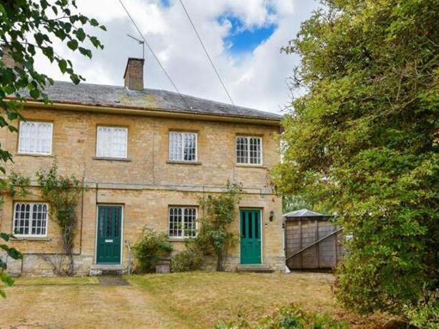 High Street, Potterspury, 2 Bedroom End