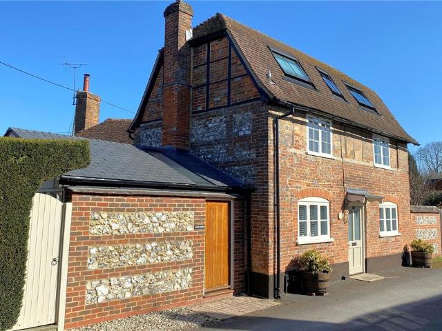 High Street, Ramsbury, Marlborough. 4 bed semi detached house to rent £2,600 pcm £600 pw