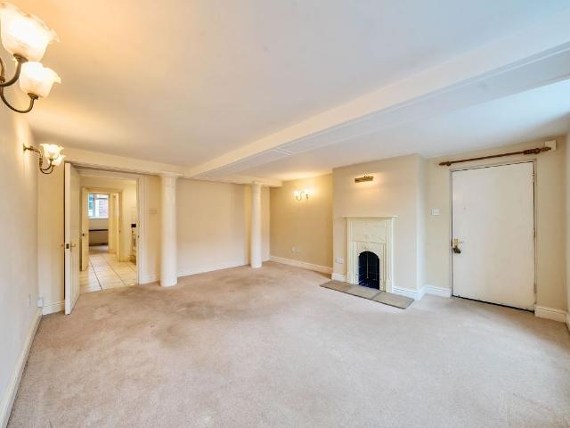 High Street, Ramsbury, Marlborough SN8, 1 bed flat to rent, £985 pcm | PrimeLocation