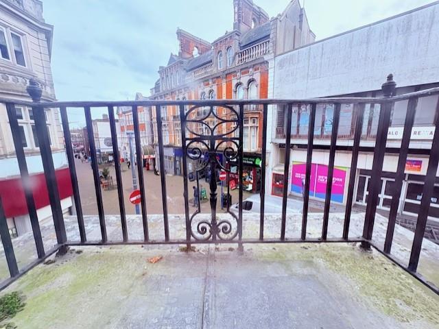 High Street, Ramsgate CT11 2 bed apartment to rent £1,000 pcm £231 pw