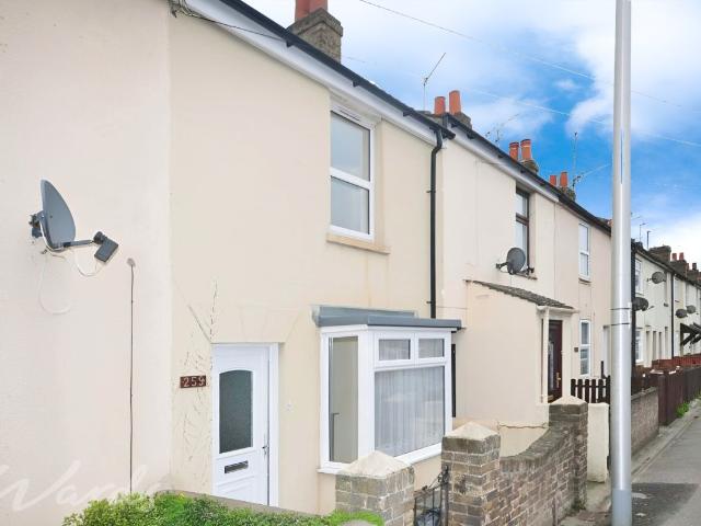 High Street, Rainham, Gillingham ME8, 3 bed terraced house to rent, £1,300 pcm | PrimeLocation