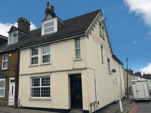 High Street, Rainham, 1 Bedroom Apartment
