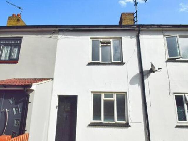 High Street, Rainham, 2 Bedroom Terraced