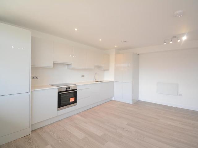 High Street, Rayleigh SS6 1 bed flat to rent £1,170 pcm £270 pw