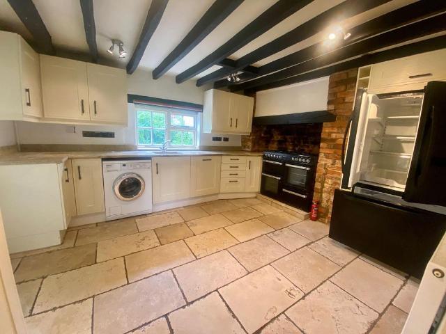 High Street, Reading RG10 3 bed cottage to rent £1,950 pcm £450 pw