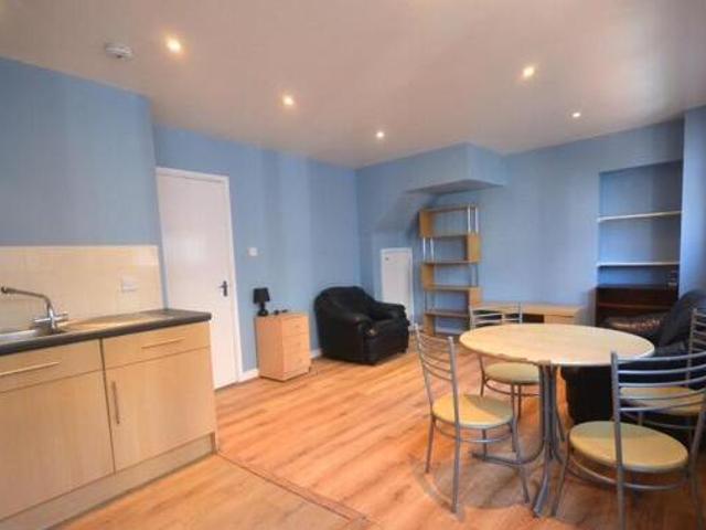 High Street, Reading, 1 Bedroom Apartment