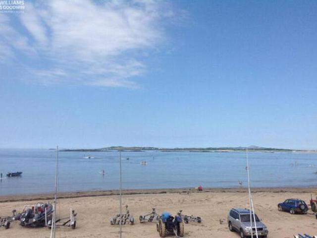 High Street, Rhosneigr, 4 Bedroom Flat