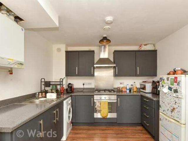 High Street, Rochester, 2 Bedroom Apartment