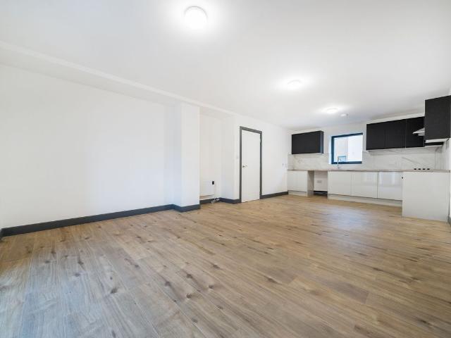 High Street, Rochester ME1, 1 bed flat to rent, £1,050 pcm | PrimeLocation