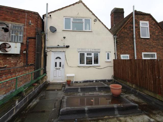 High Street, Rochester ME2, 2 bed maisonette to rent, £1,300 pcm | PrimeLocation