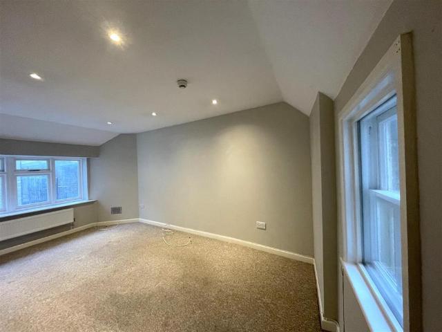 High Street, Rottingdean, Brighton 1 bed flat to rent £1,095 pcm £253 pw