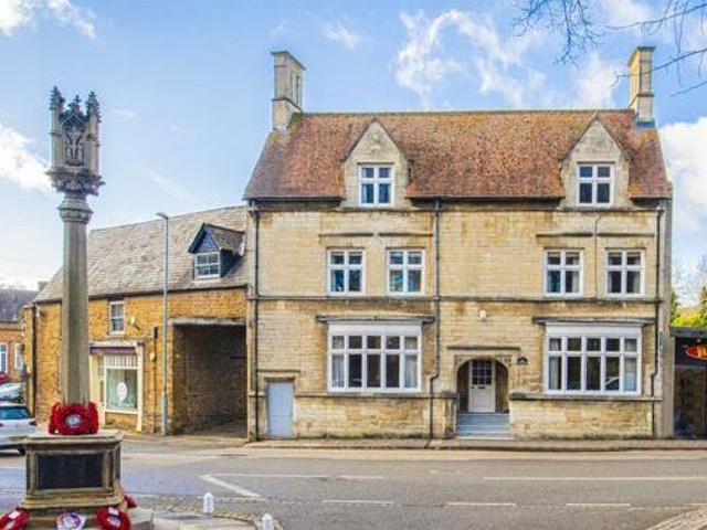 High Street, Rothwell, 6 Bedroom Town