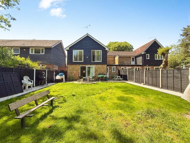 High Street, Roydon, Harlow CM19, 4 bed property to rent, £2,900 pcm | PrimeLocation