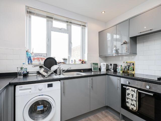 High Street, Ruislip HA4, 2 bed flat to rent, £1,600 pcm | PrimeLocation