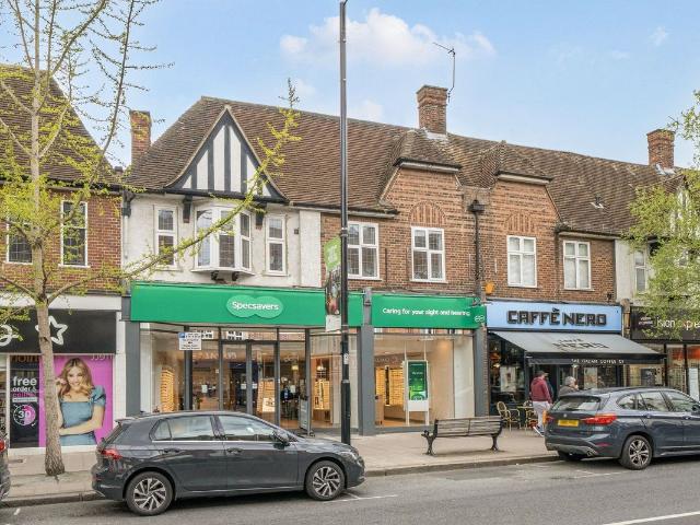 High Street, Ruislip HA4, 2 bed flat to rent, £1,800 pcm | PrimeLocation