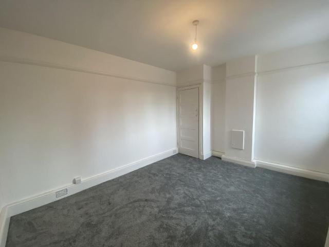 High Street, Ruislip HA4, 2 bed flat to rent, £1,395 pcm | PrimeLocation
