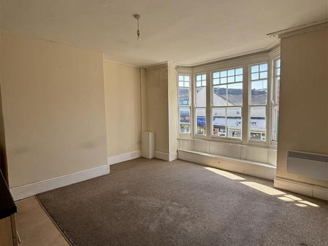 High Street, Rushden NN10, 2 bed flat to rent, £795 pcm | PrimeLocation